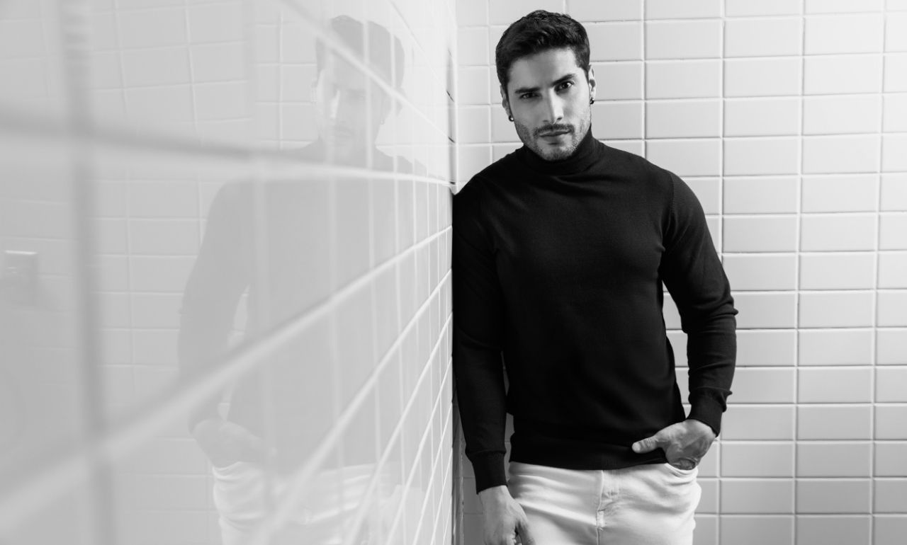Álex Perea y el peso de mirar al abismo en El Mochaorejas - Hollywood ...